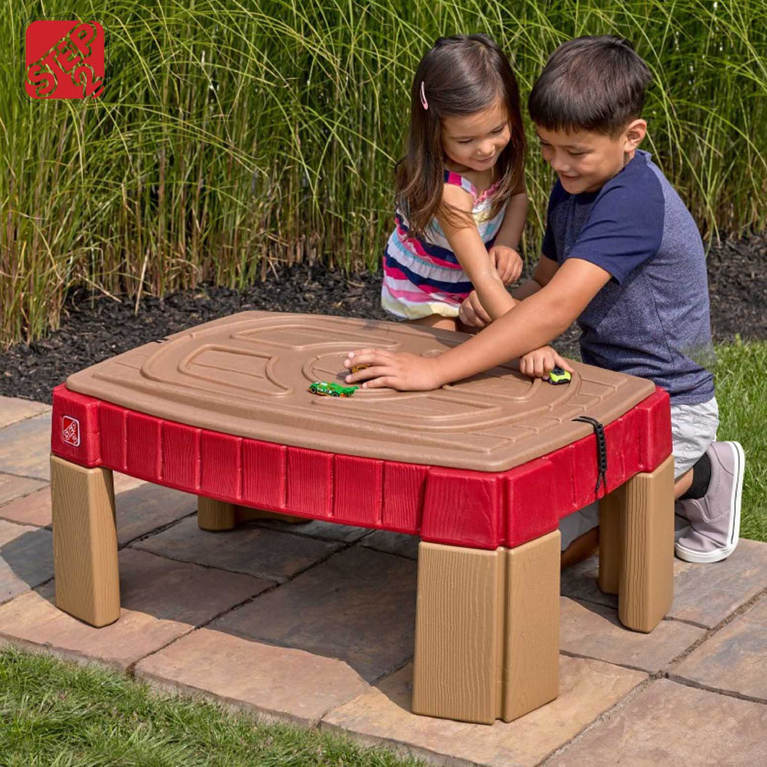 Toy. Naturally Playful Sand Table