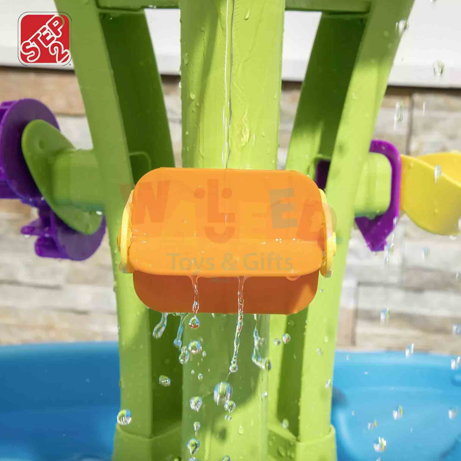 Toy. Summer Showers Splash Tower Water Table